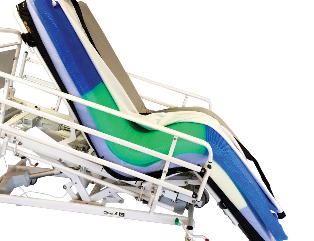 OPUS 5 HOSPITAL - Innovativ seng med sidekip- og udstigningsfunktion.